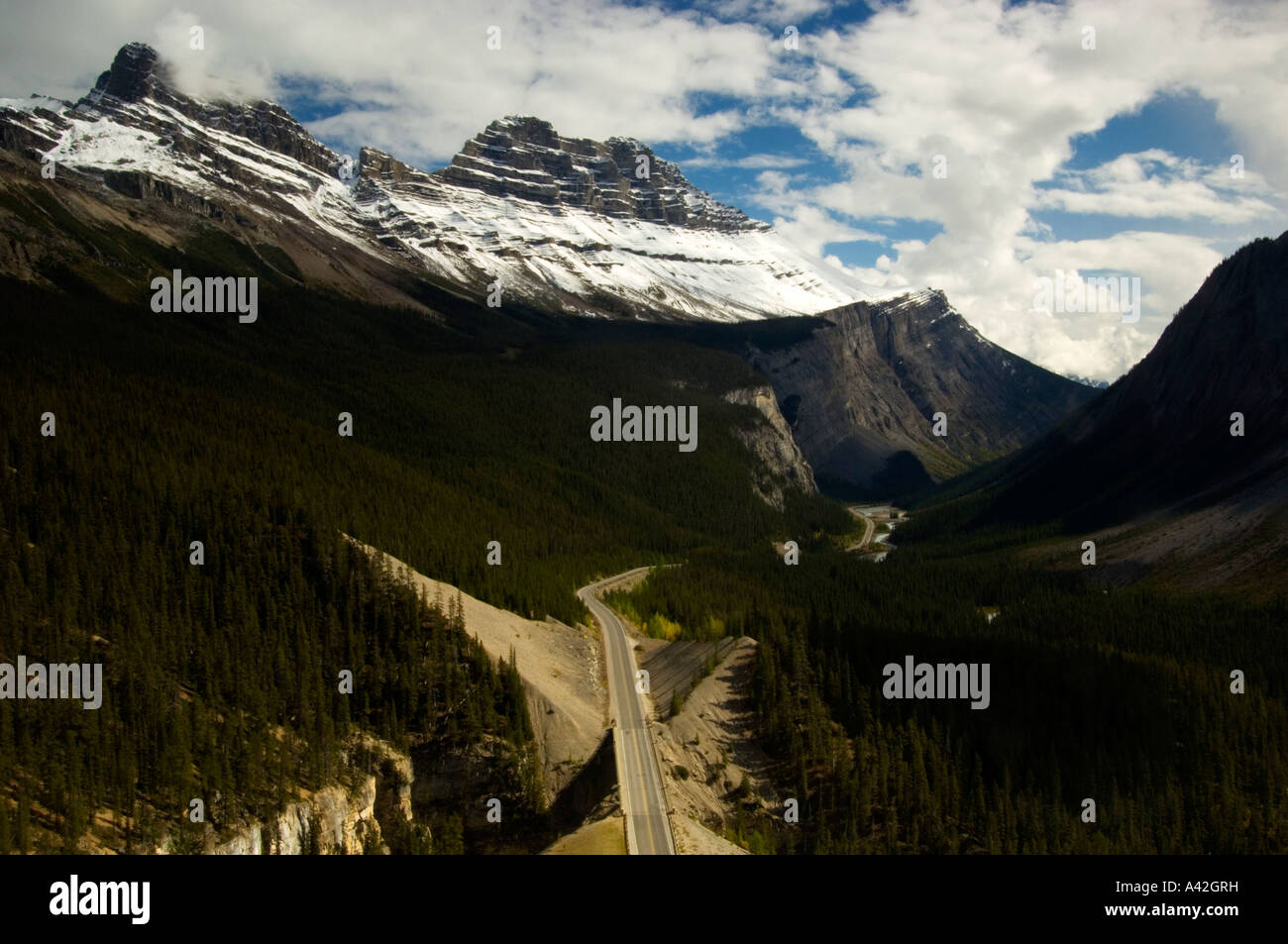 Icefields parkway from big bend hi-res stock photography and images - Alamy