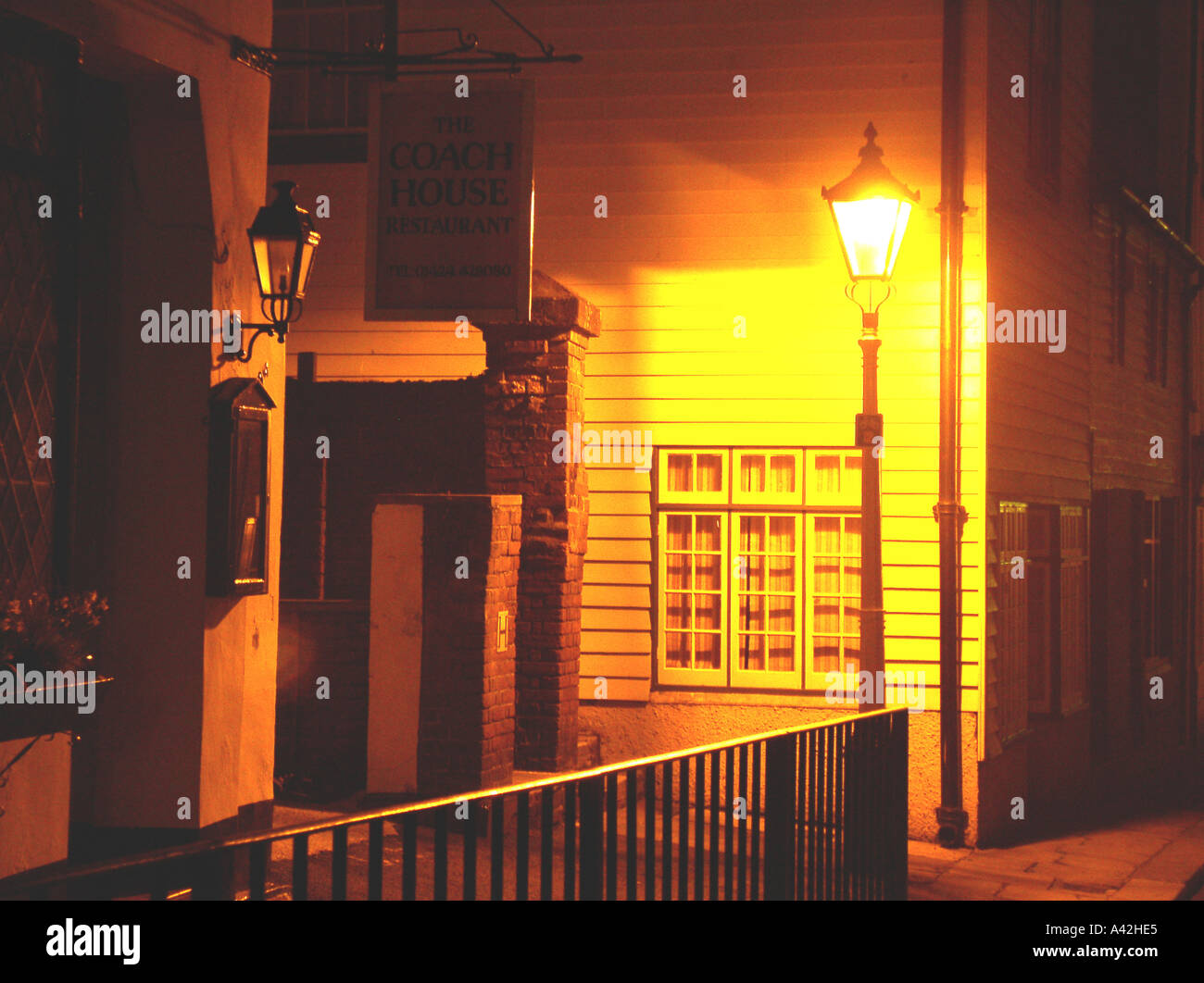 England night street lamp hi-res stock photography and images - Alamy