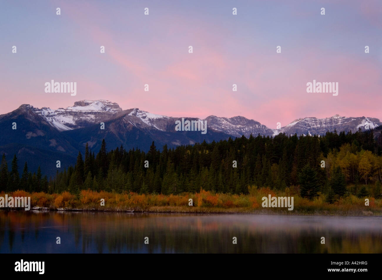 Vermilion lakes sundance range banff hi-res stock photography and ...