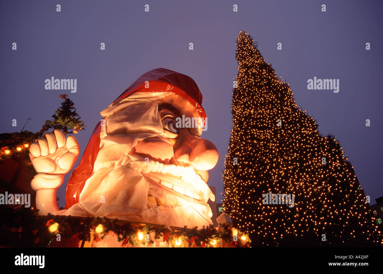 Christmas tree santa claus hi-res stock photography and images - Alamy