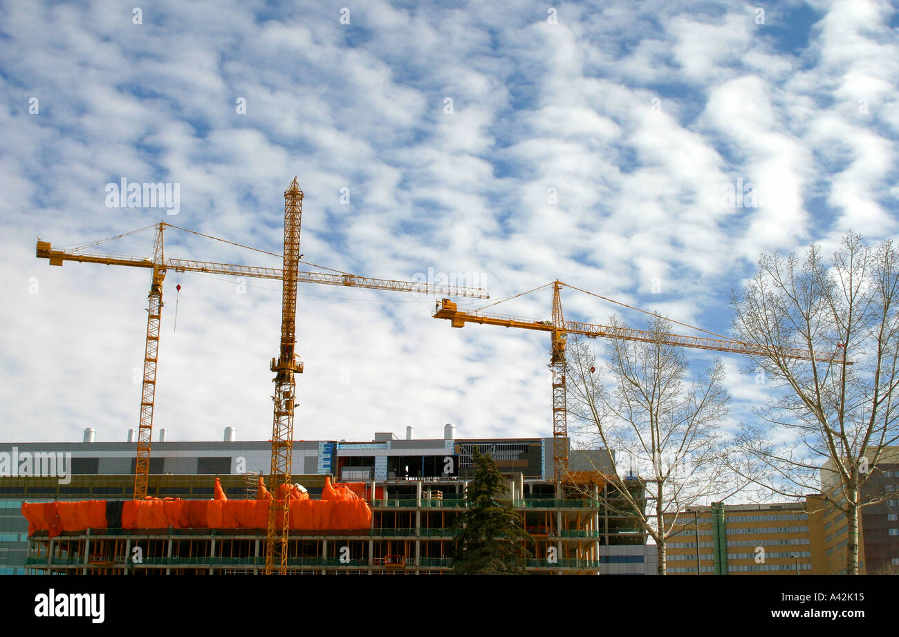 Red triangle elevator hi-res stock photography and images - Alamy