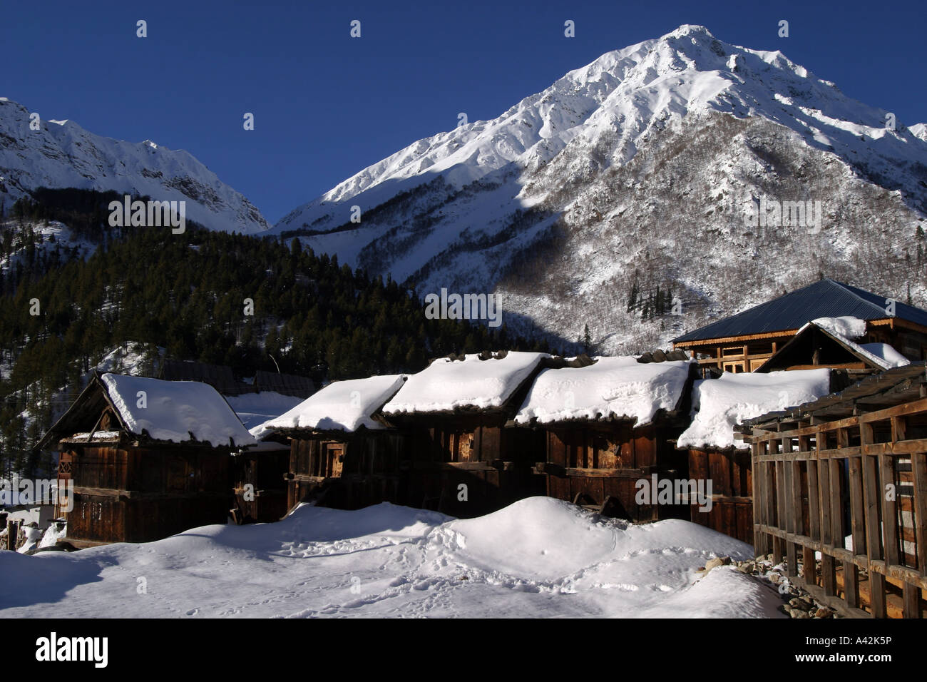 Wooden godown hi-res stock photography and images - Alamy