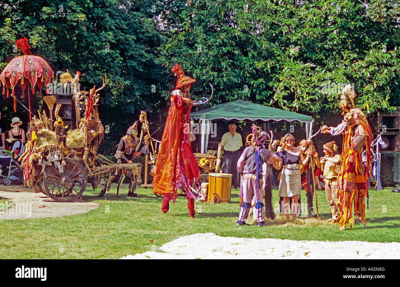 Medieval chariot hi-res stock photography and images - Alamy