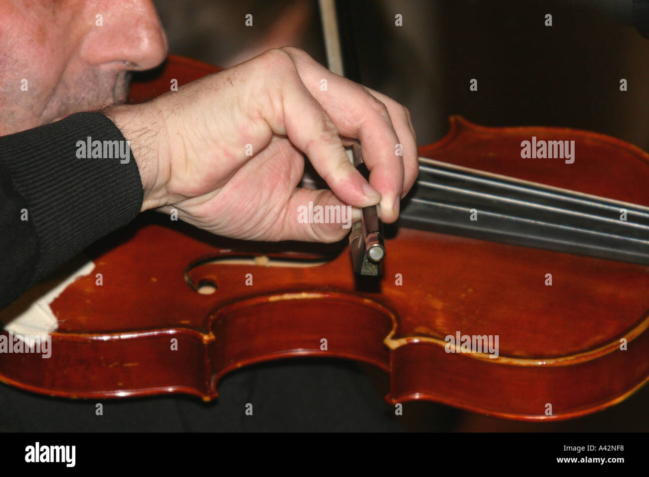Body mic hi-res stock photography and images - Alamy