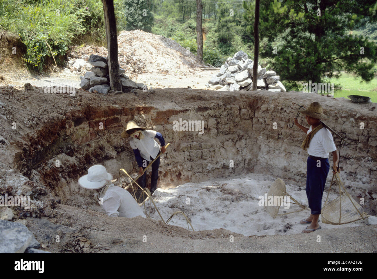 Working pit hi-res stock photography and images - Alamy
