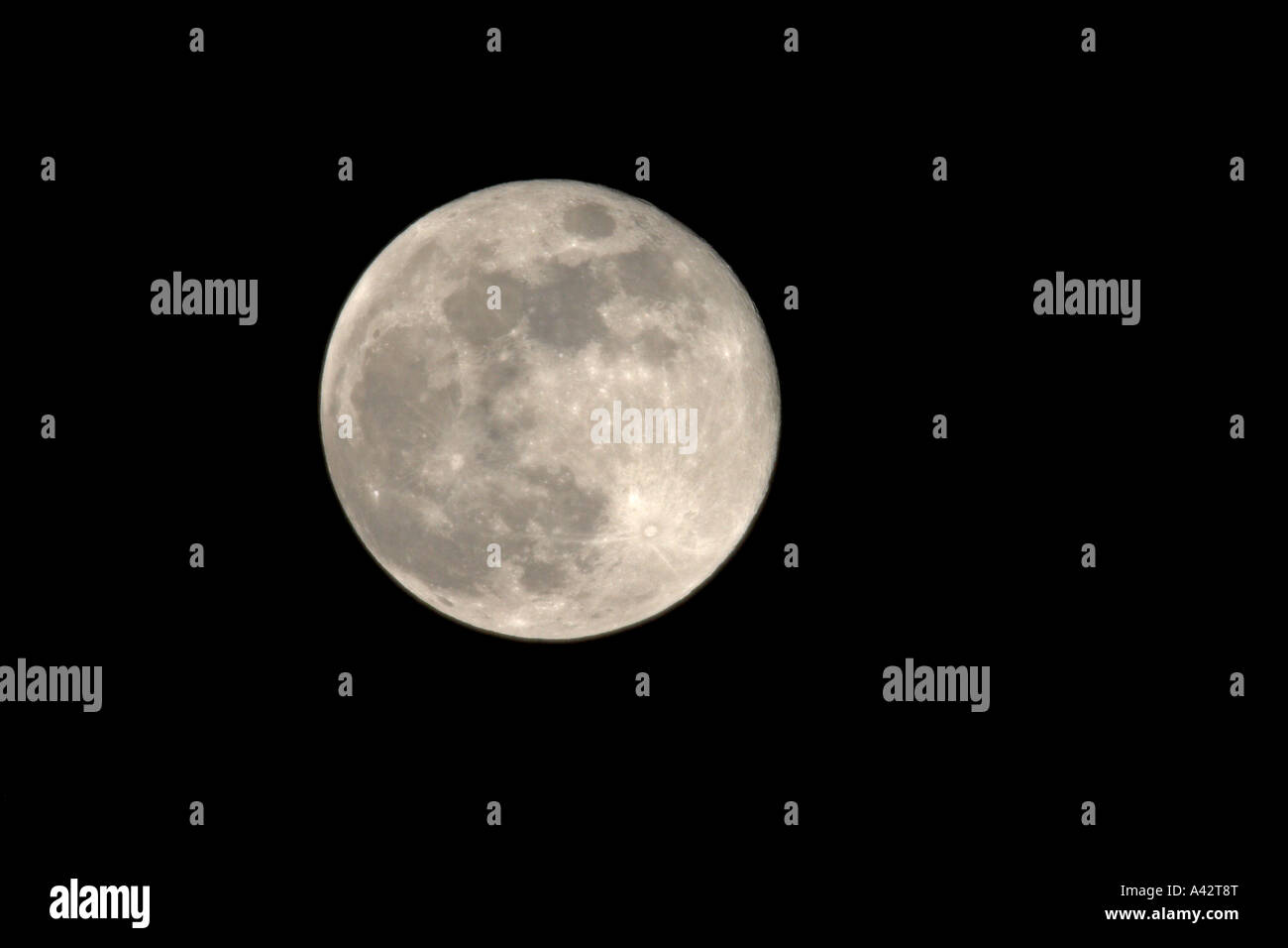 Full moon, Todwick, South Yorkshire, England Stock Photo - Alamy