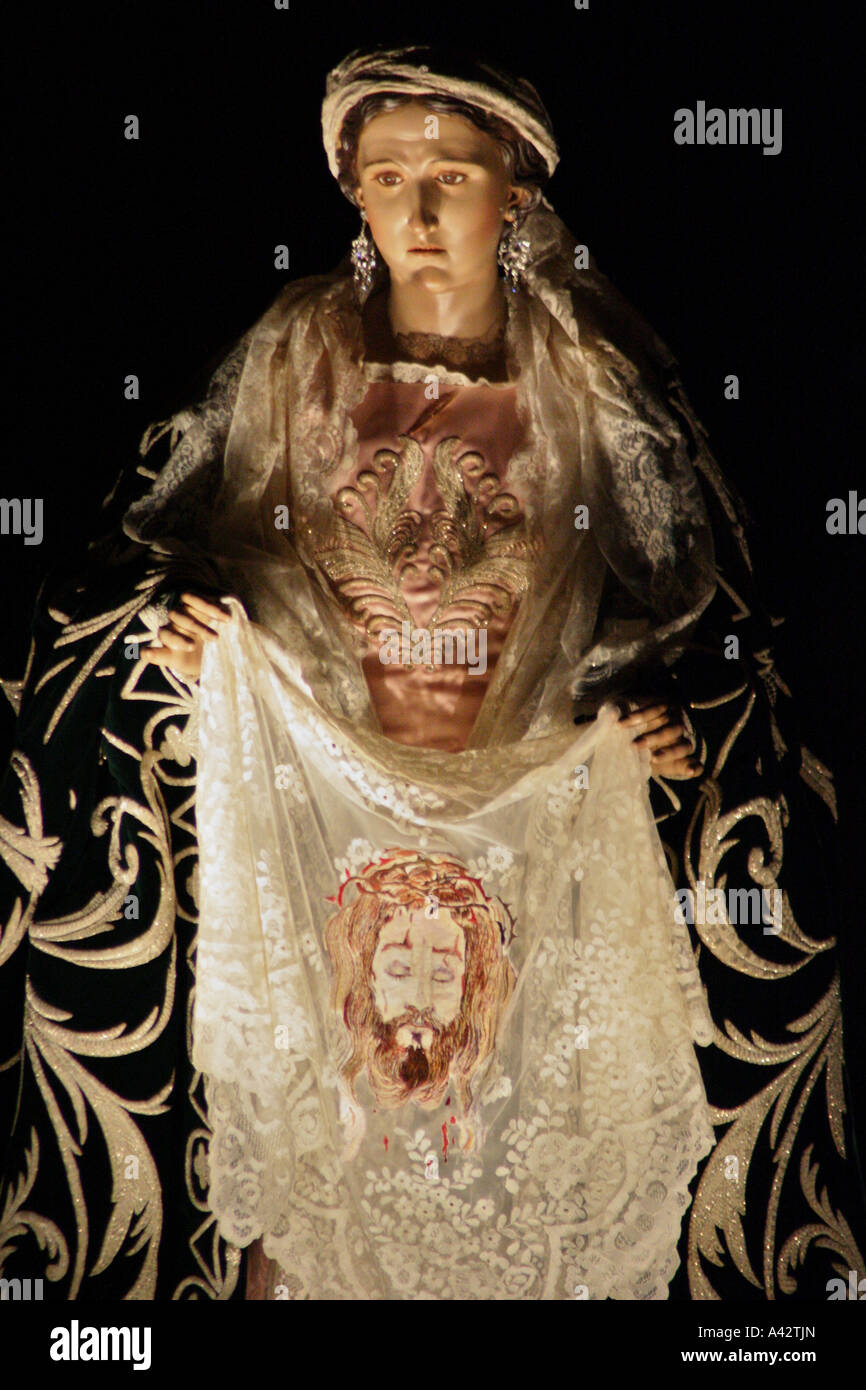 Saint veronica sculpture hi-res stock photography and images - Alamy