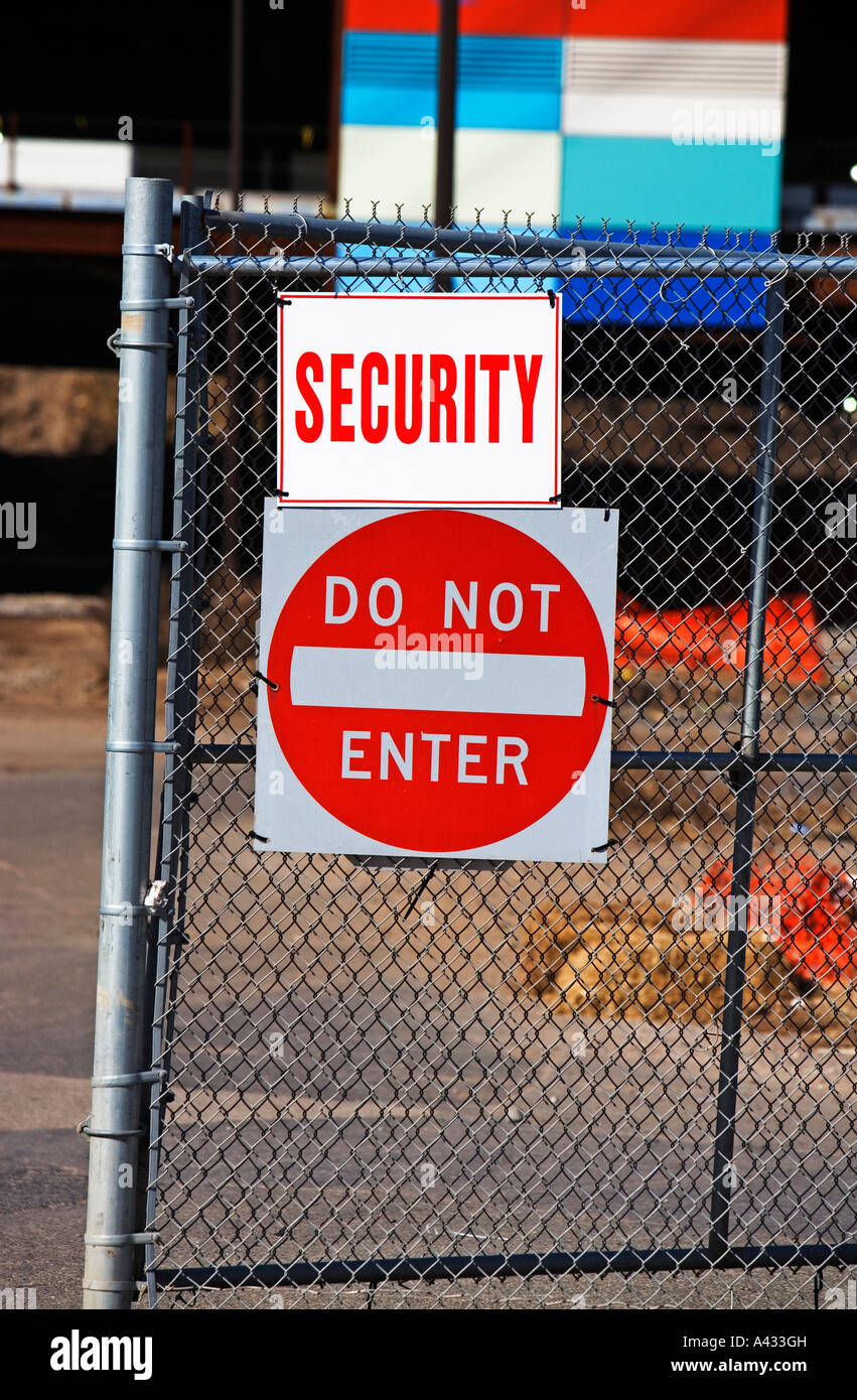 alert, blue, sky, building, fence, no, trespassing, protection ...