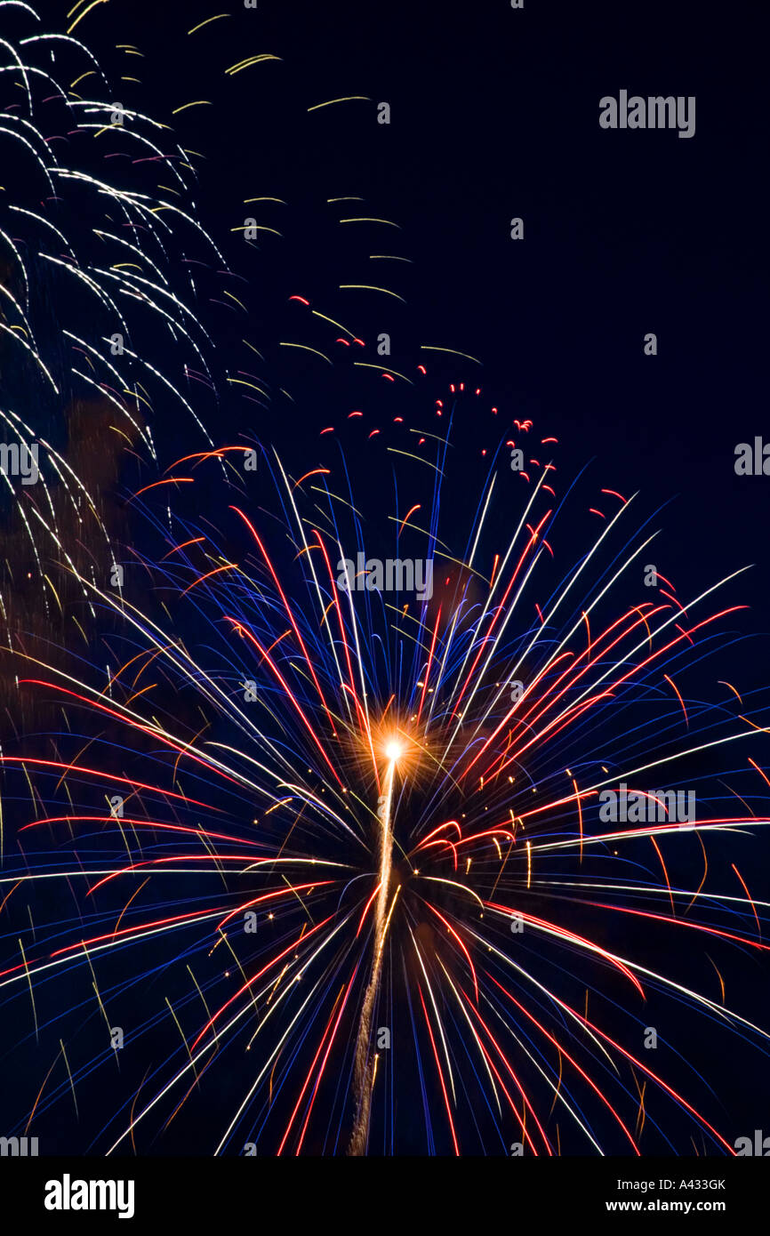 Exploding fireworks starburst hi-res stock photography and images - Alamy