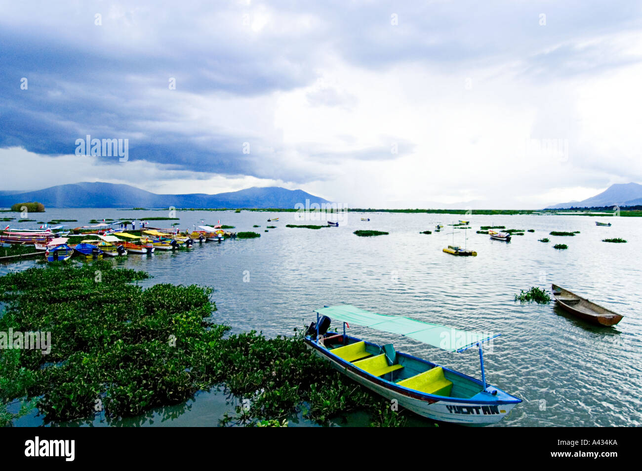 Lake chapala mexico hi-res stock photography and images - Alamy
