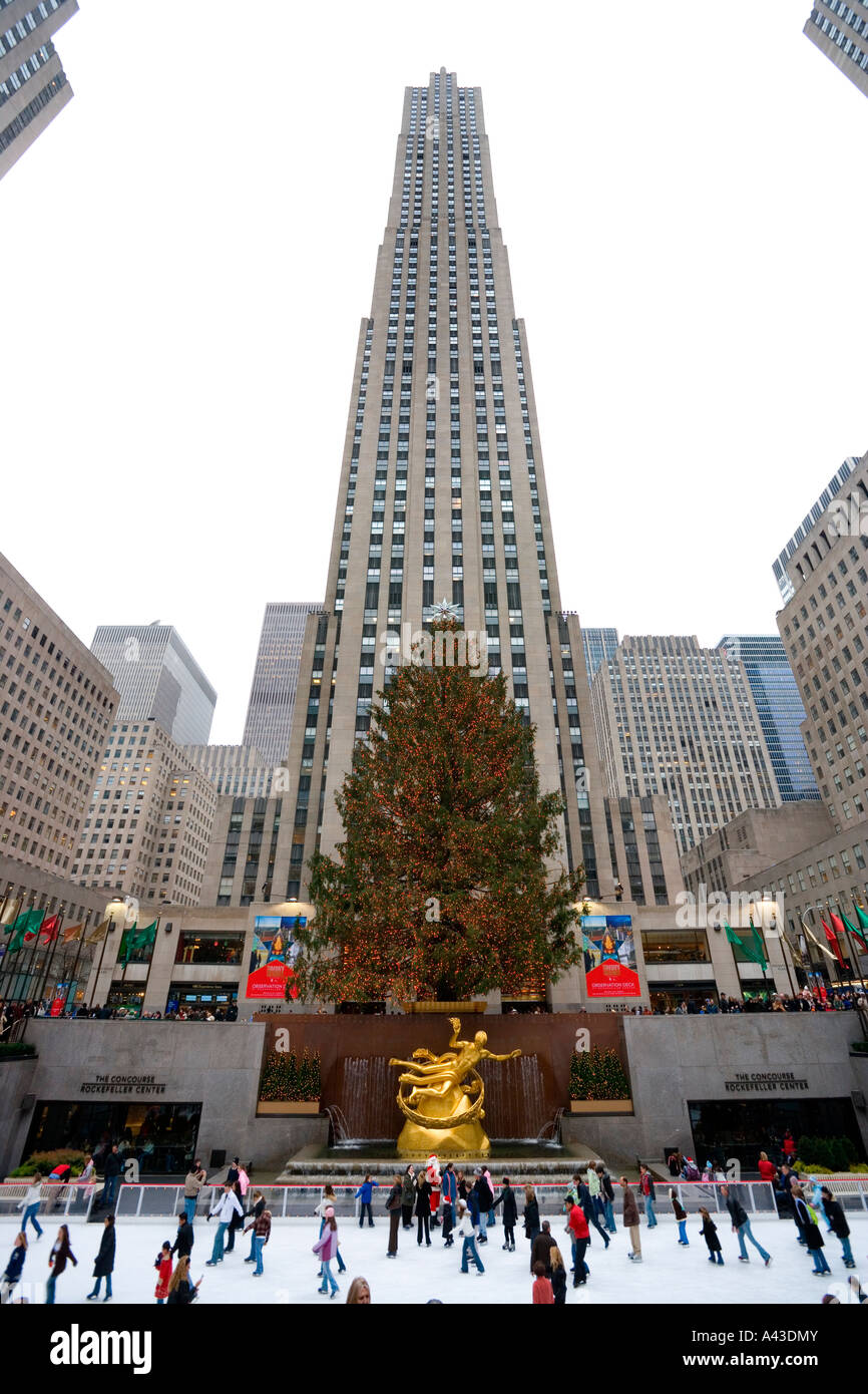 rockefeller center ice skating at the Rockefeller Center manhattan new ...