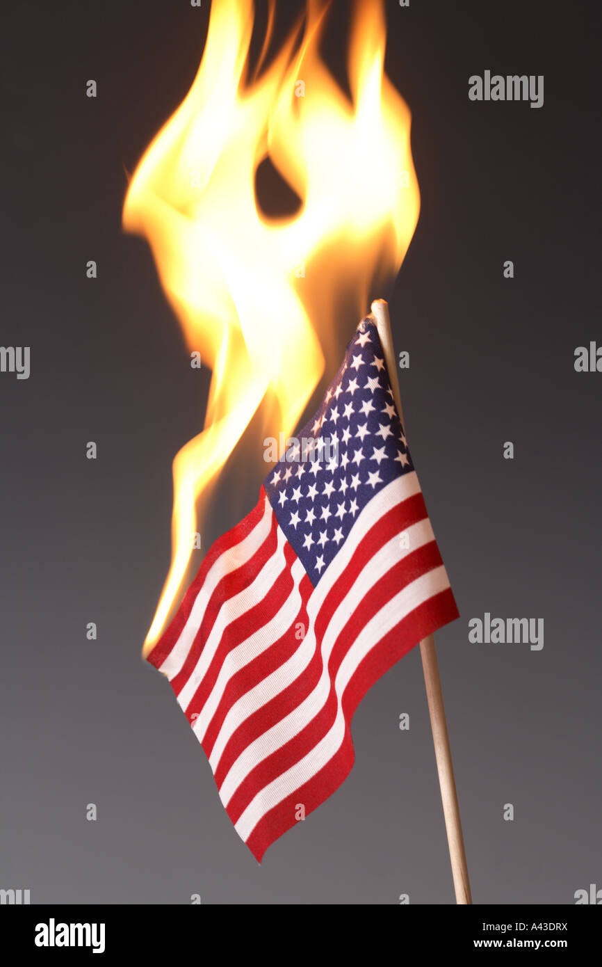 Flag burning hi-res stock photography and images - Alamy