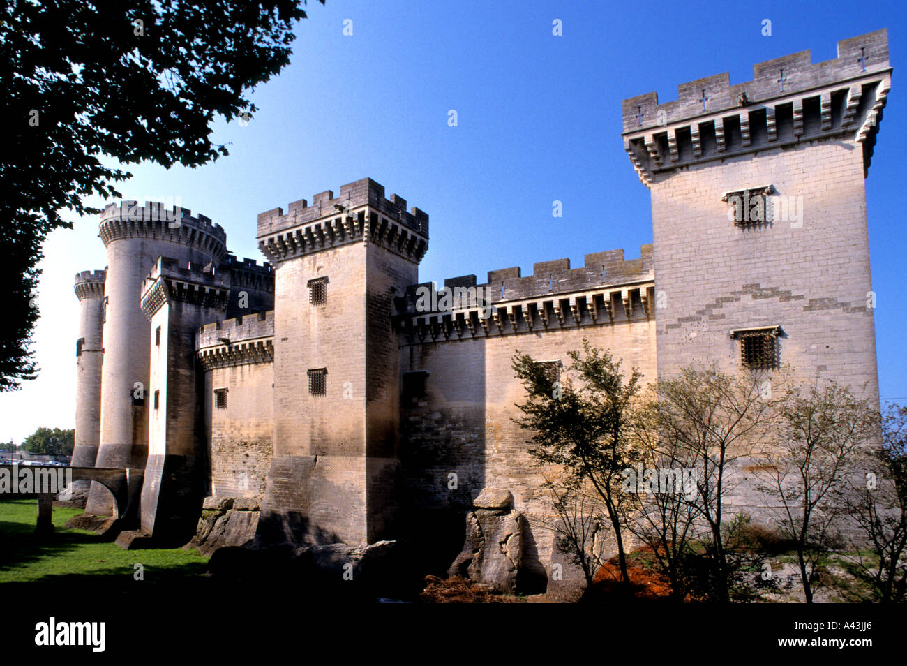 Tarascon rhone river hi-res stock photography and images - Alamy