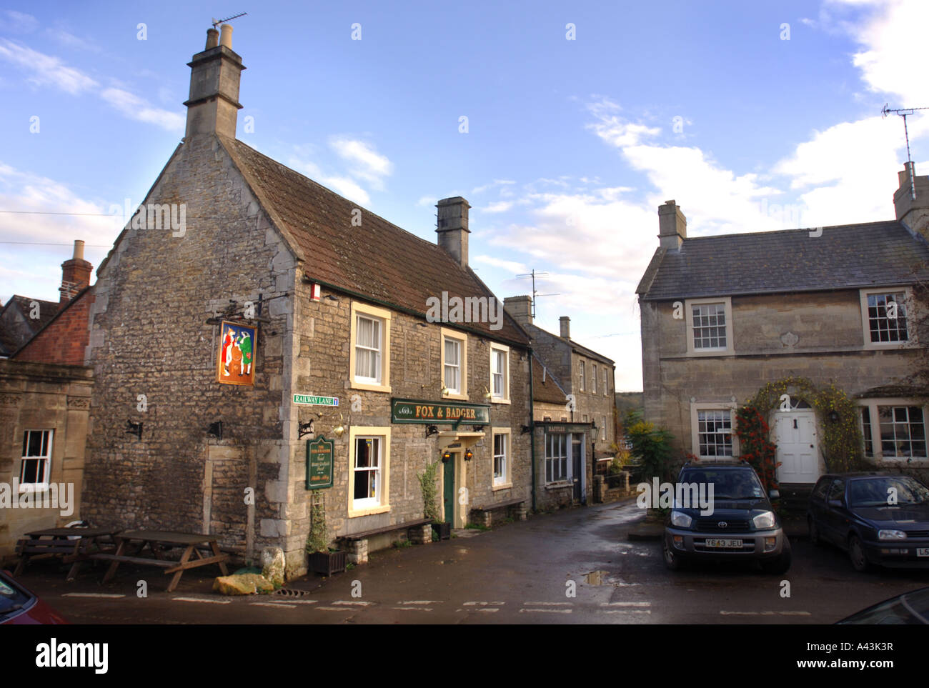 THE FOX AND BADGER PUB IN THE VILLAGE OF WELLOW IN SOMERSET UK Stock ...
