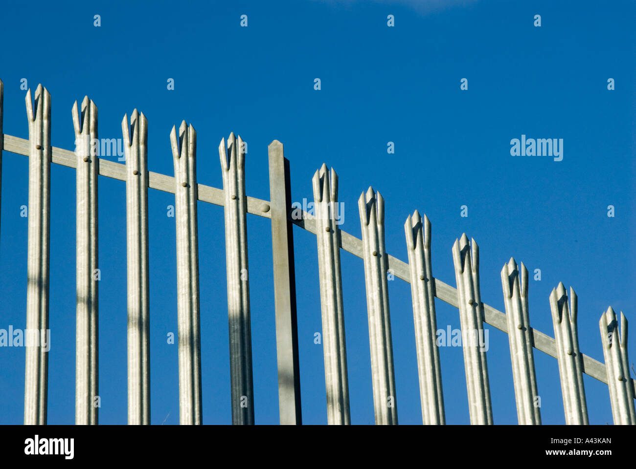Spiked top fence hi-res stock photography and images - Alamy