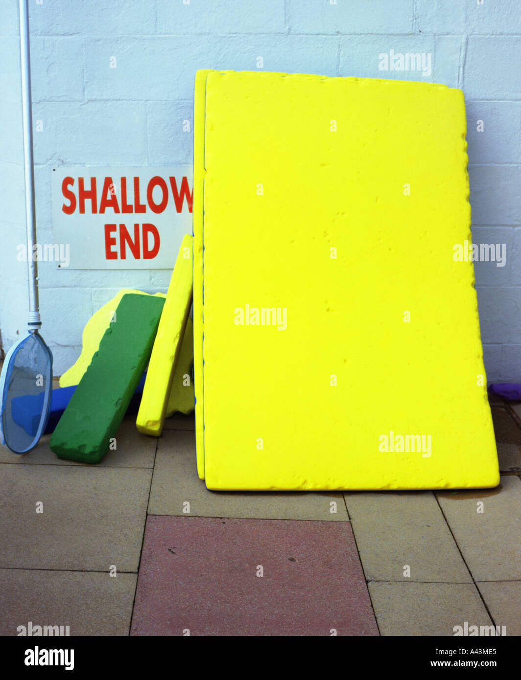 Shallow End Sign and Floats at Royston Swimming Pool Stock Photo - Alamy
