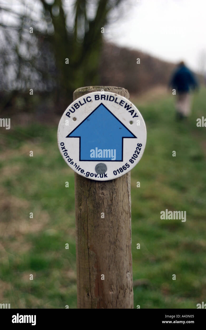 Blue arrow bridleway hi-res stock photography and images - Alamy