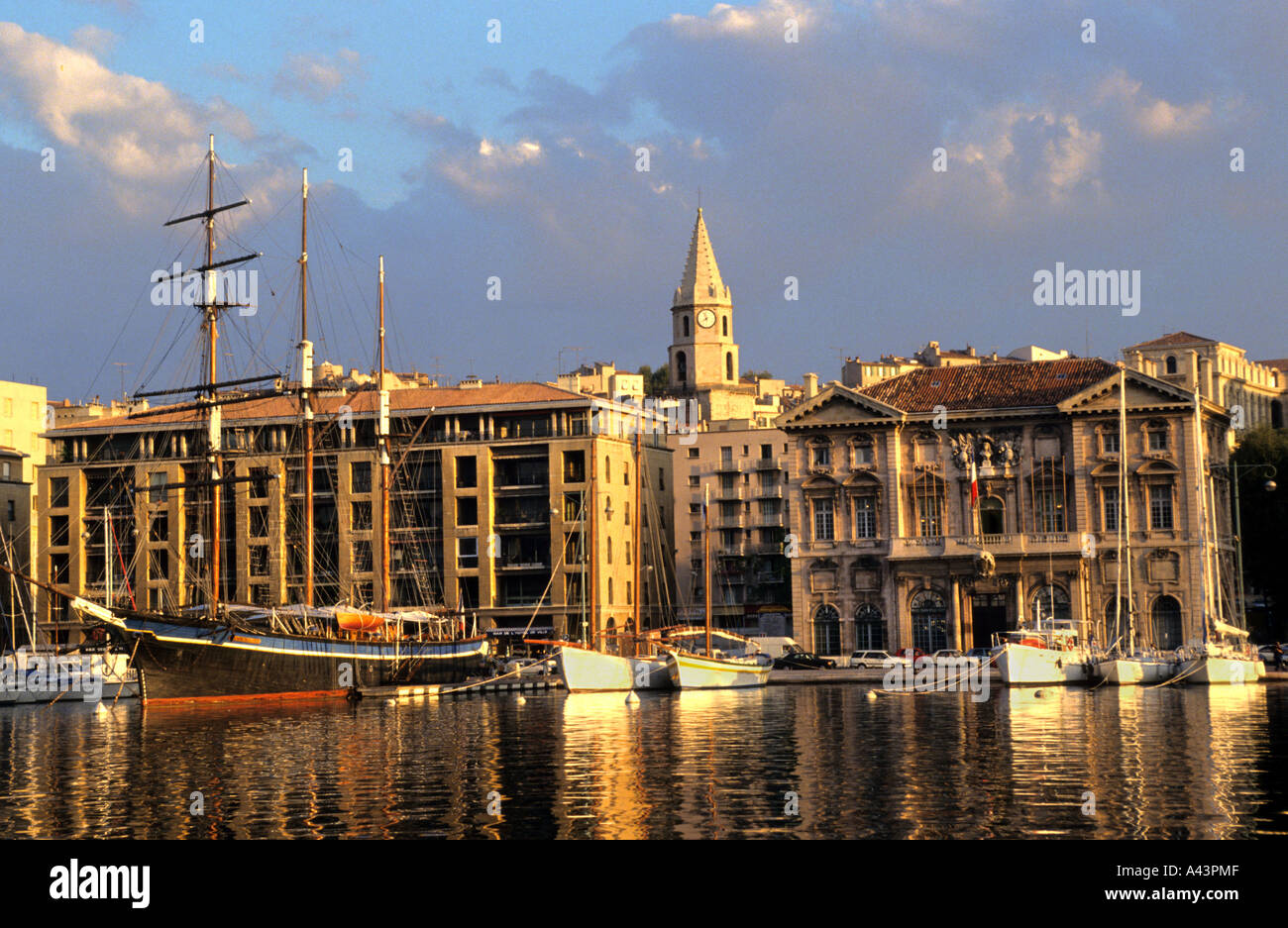 Historical marseille hi-res stock photography and images - Alamy