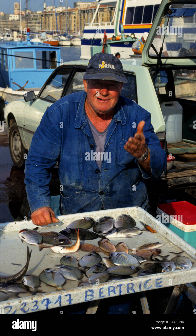 Quai des belges marseilles fish fishmonger old vieux port market hi-res ...