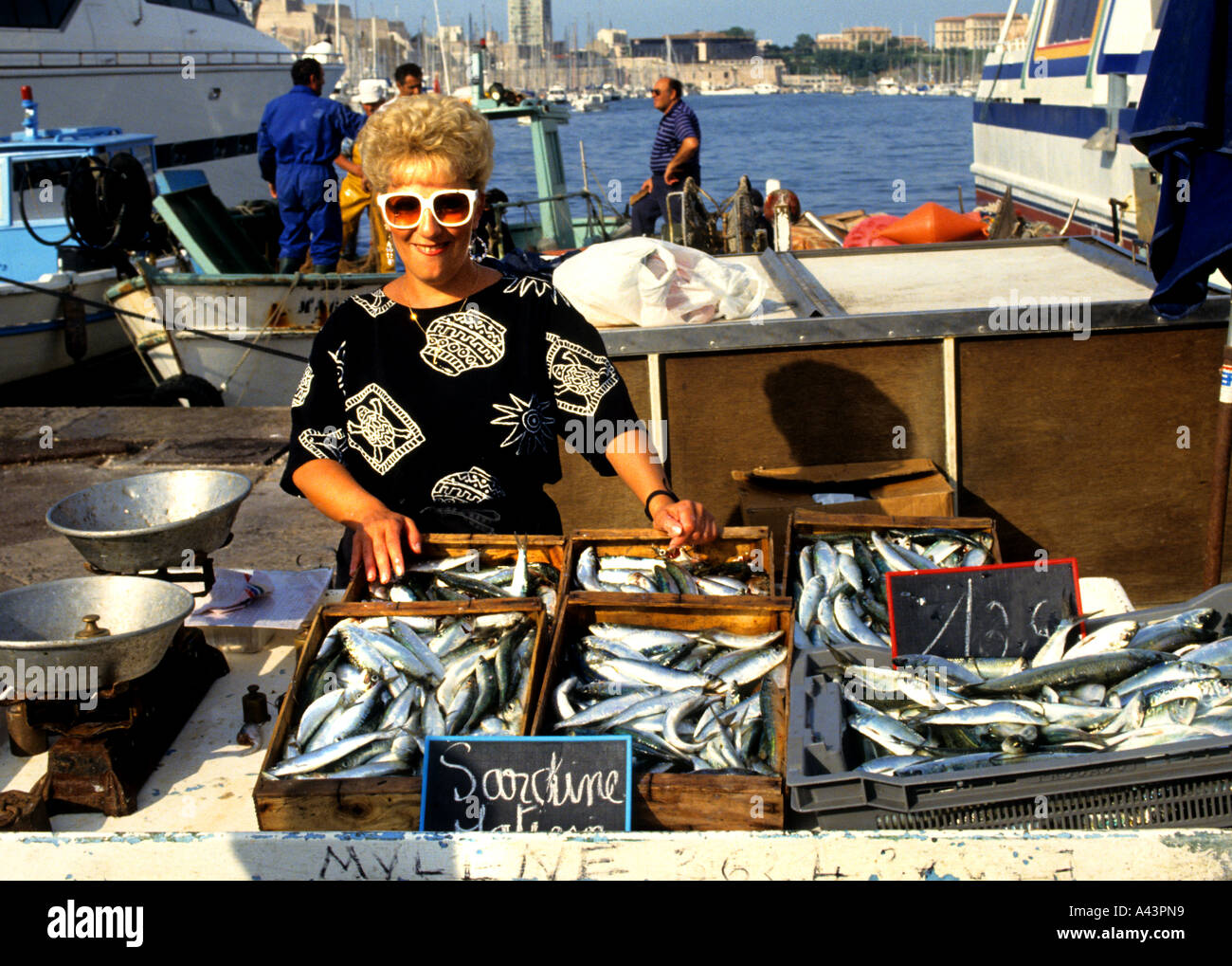 Historical fish market hi-res stock photography and images - Alamy