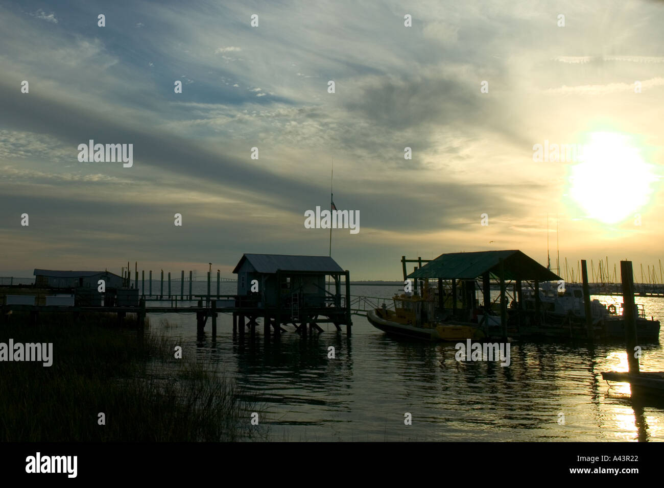 Simons island pier hi-res stock photography and images - Alamy
