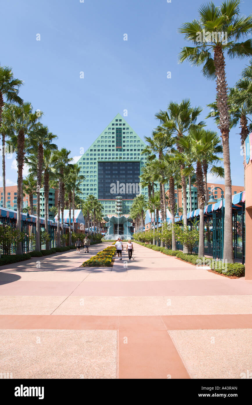 Walkway to entrance of Dolphin Resort at Walt Disney World, Florida ...