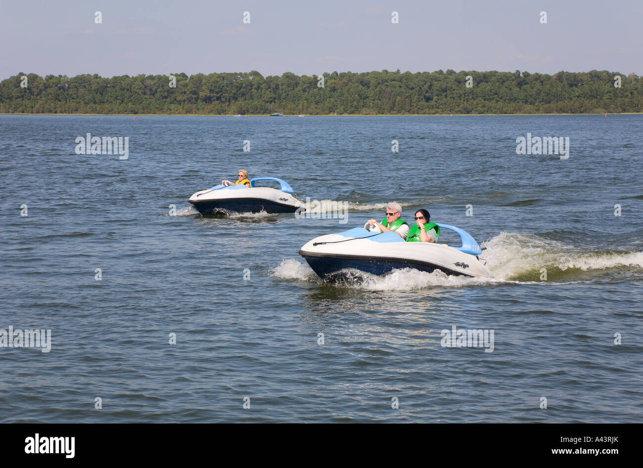 Speed boating on the lake at Walt Disney World, Florida, USA Stock ...