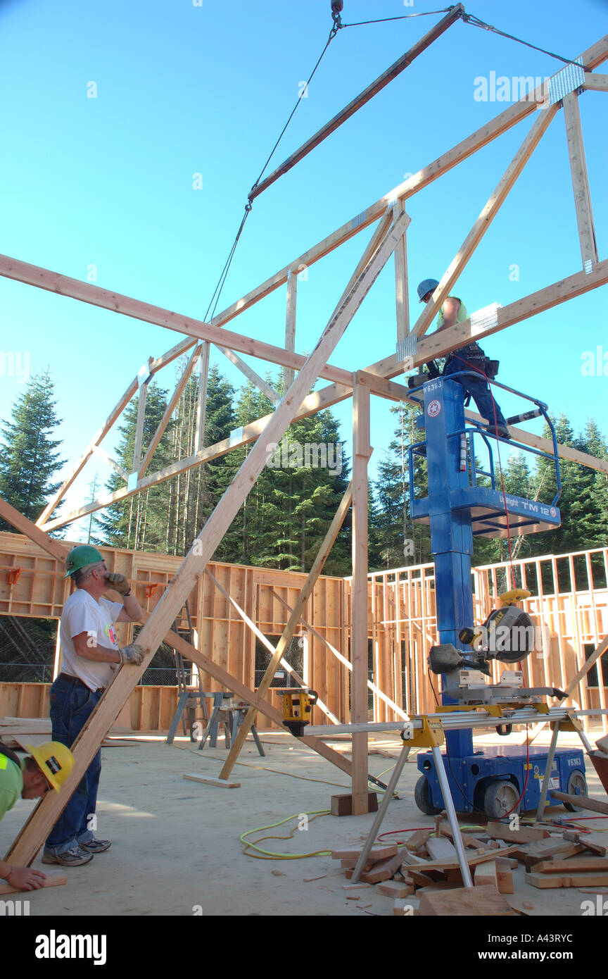 Construction worker lifting rebar hi-res stock photography and images ...