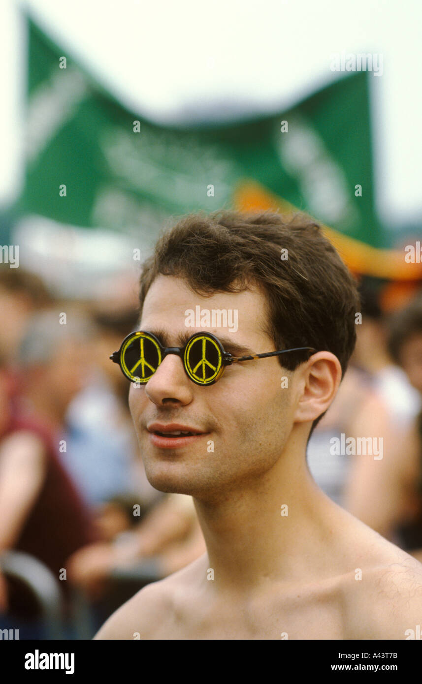 Cnd symbol and the peace sign hi-res stock photography and images - Alamy