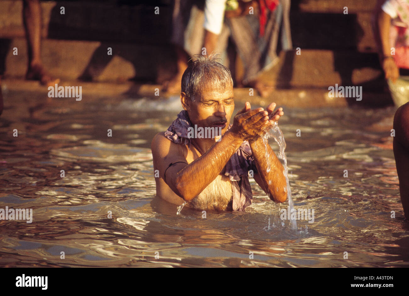 Bathing indian ladies hi-res stock photography and images - Alamy