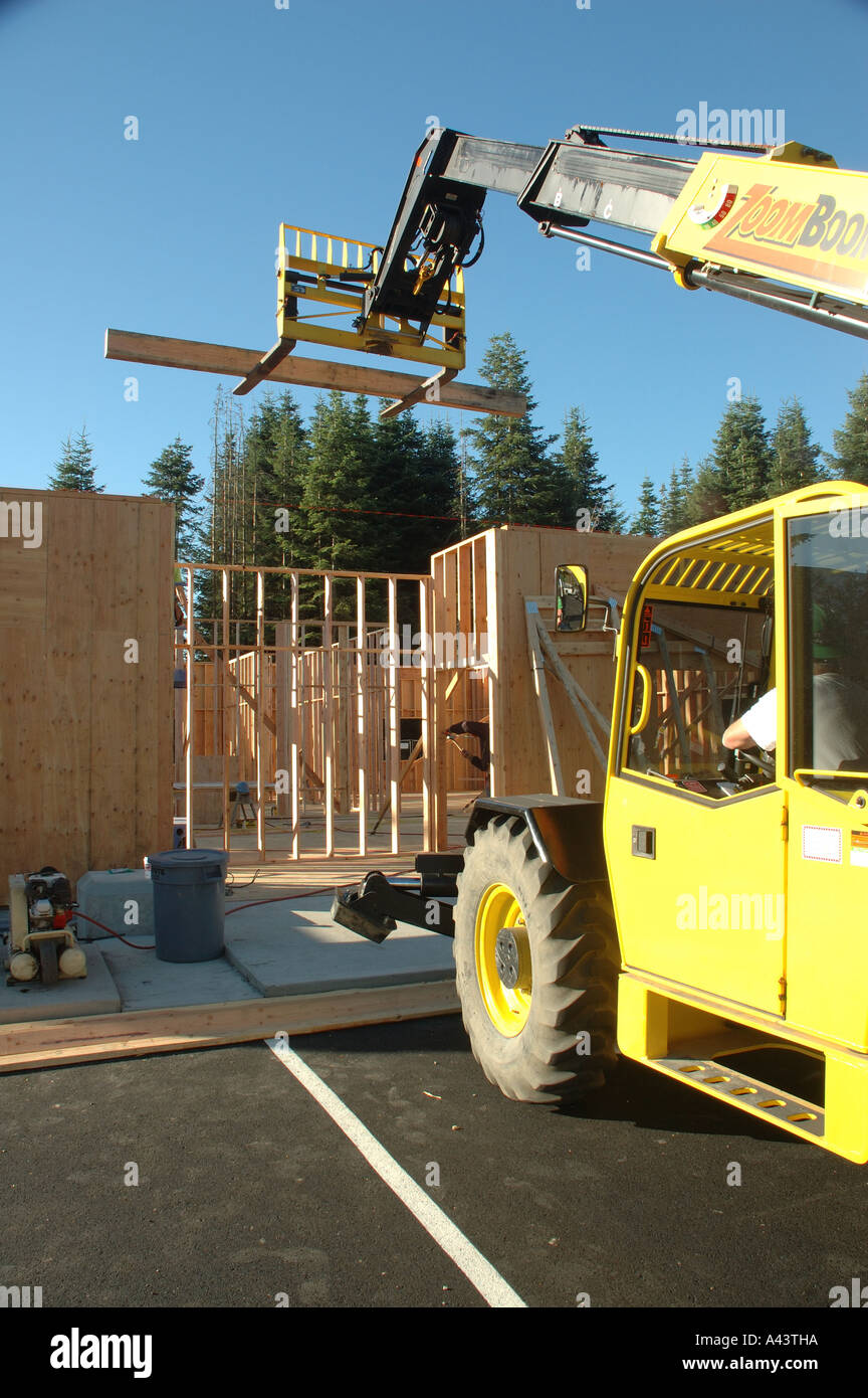 Construction worker lifting rebar hi-res stock photography and images ...