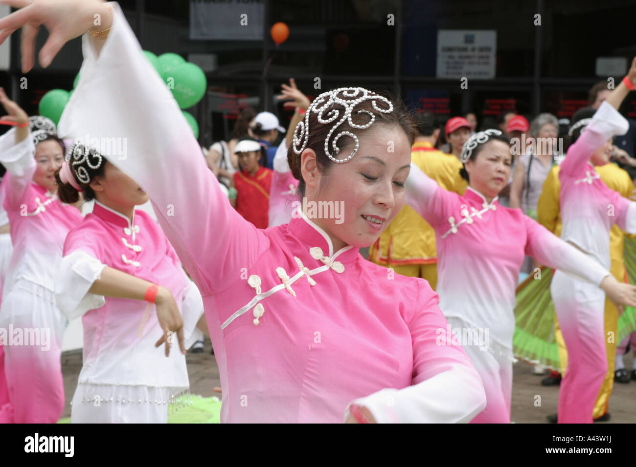Chinese Folk Dancers Stock Photo - Alamy