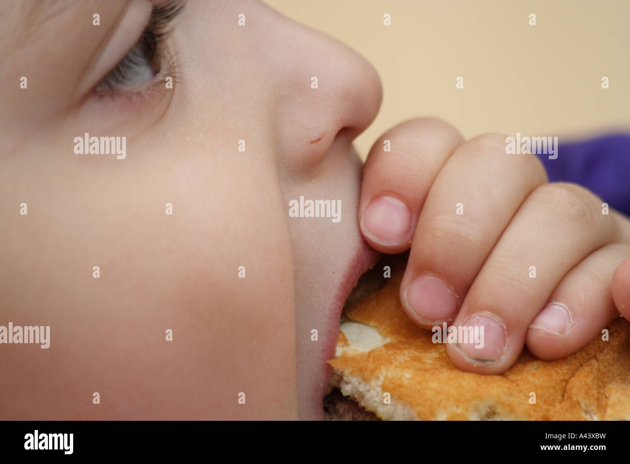 Child children hungry hunger hi-res stock photography and images - Alamy