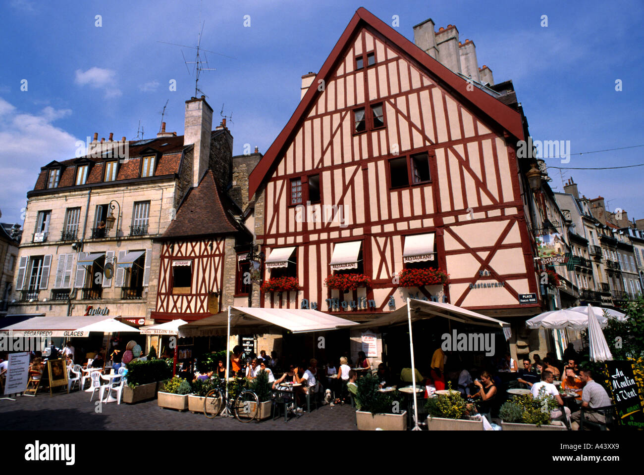 Dijon Burgundy France Dijon Restaurant bar bistro Stock Photo - Alamy