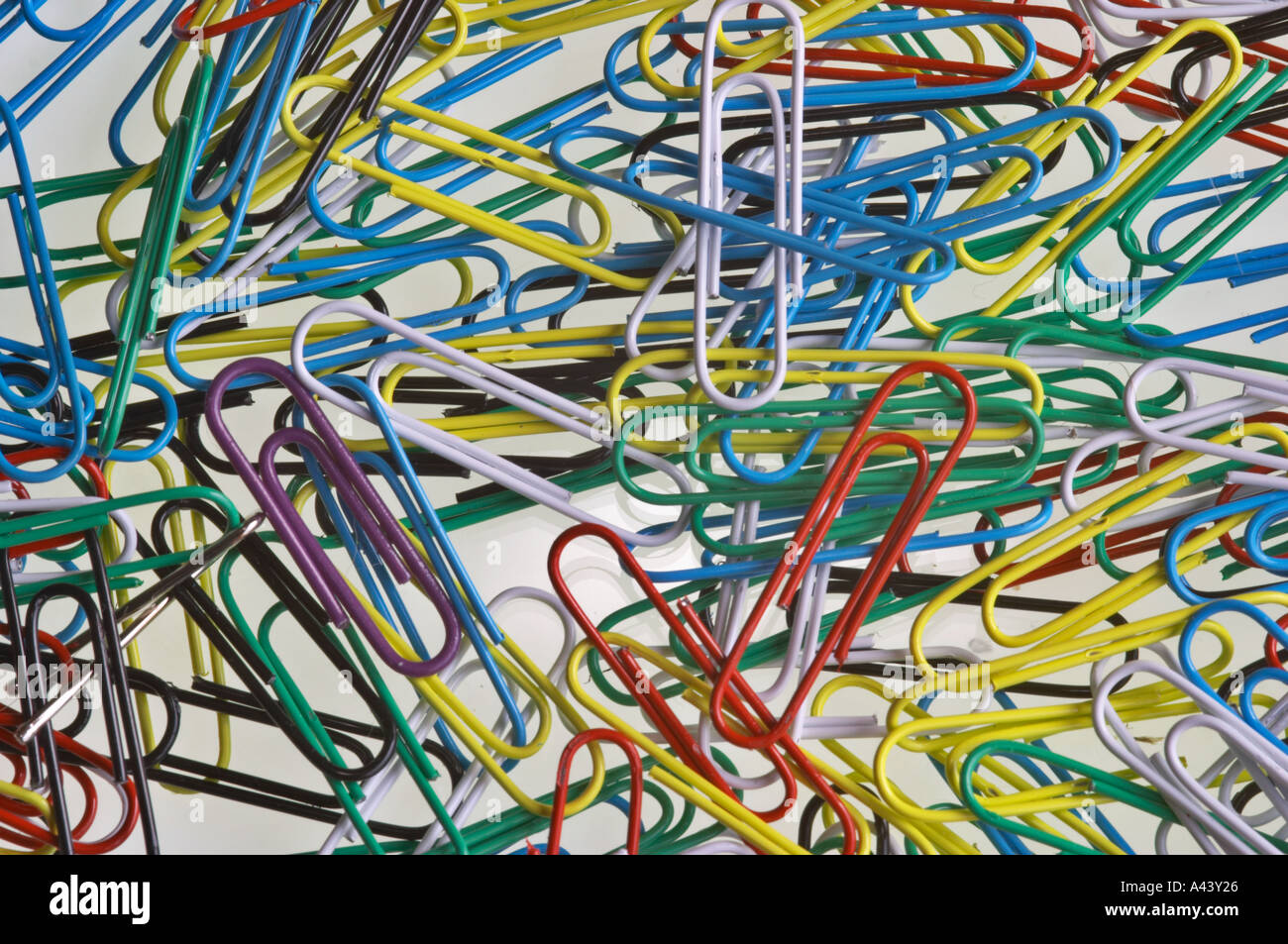 Multicoloured paperclips hi-res stock photography and images - Alamy