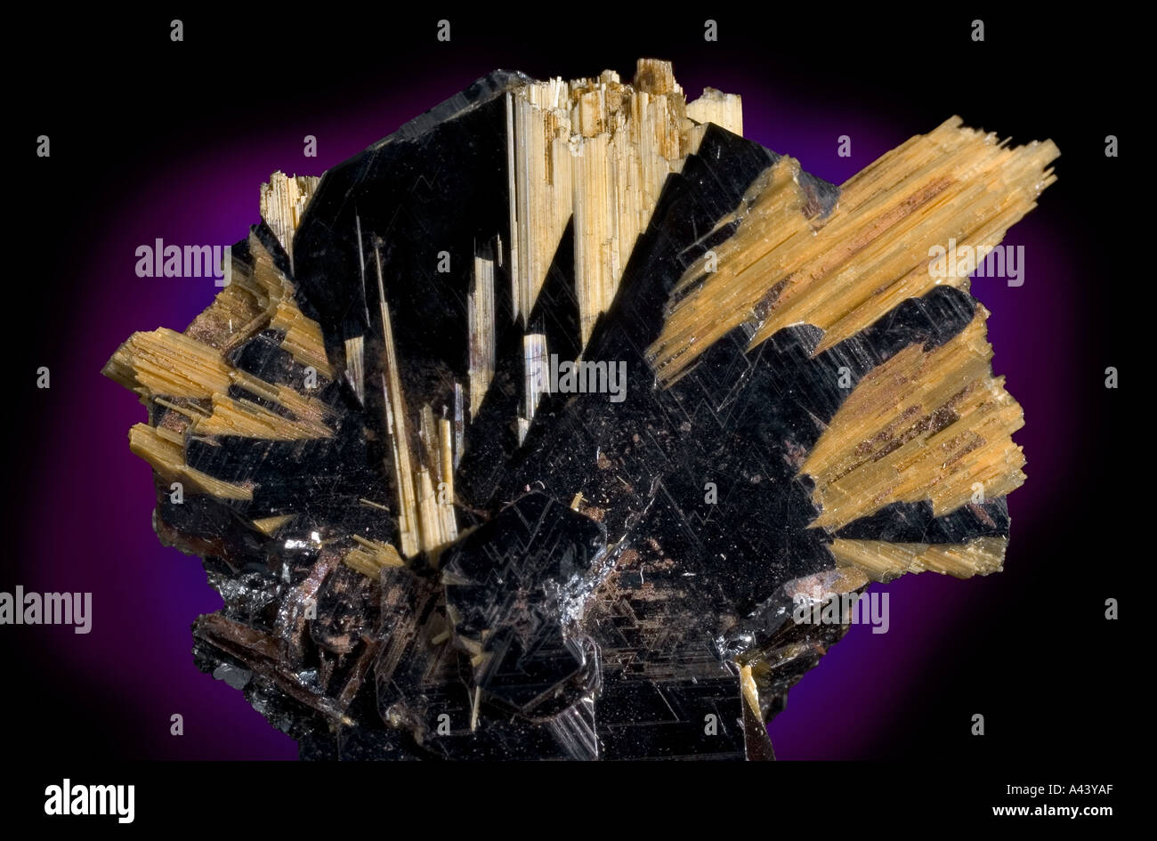 Black hematite hi-res stock photography and images - Alamy