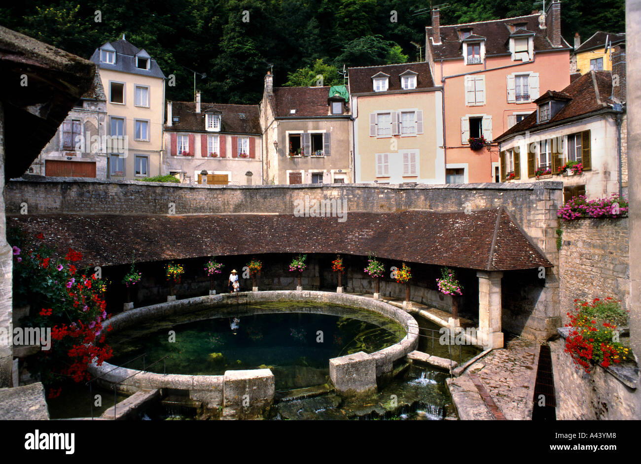 Tonnerre france hi-res stock photography and images - Alamy