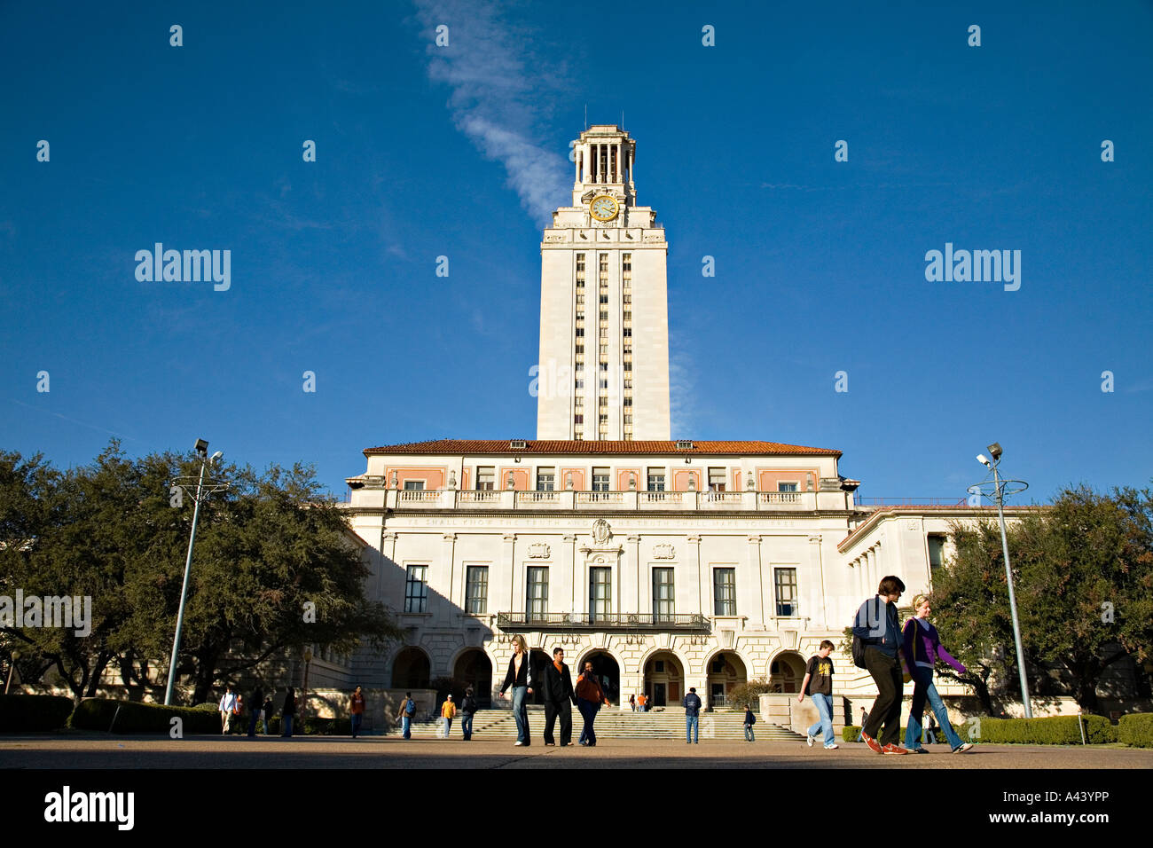 Students on campus texas hi-res stock photography and images - Alamy