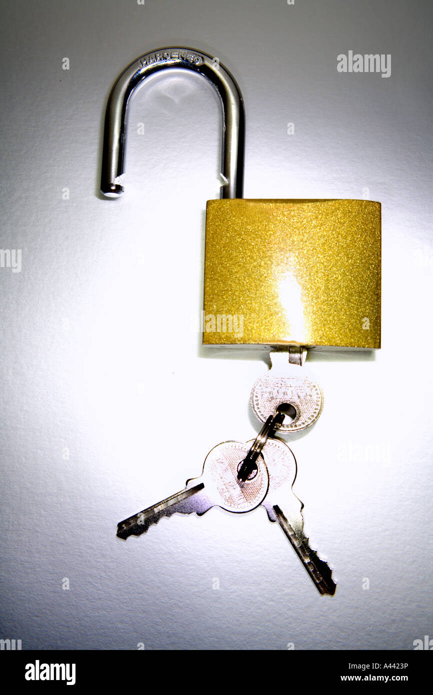 Padlock and keys Stock Photo - Alamy