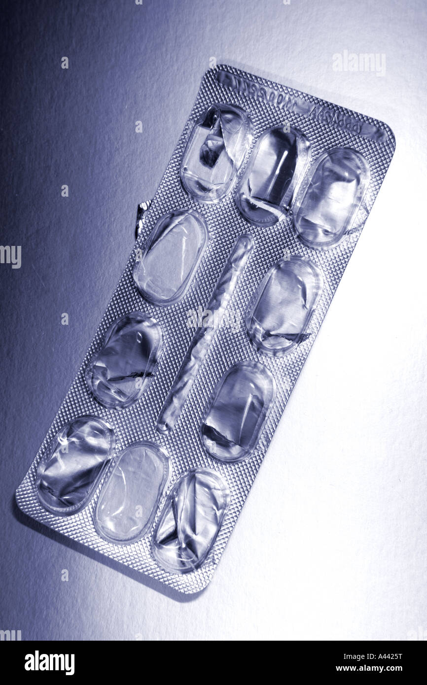 Empty tablet pack Stock Photo - Alamy