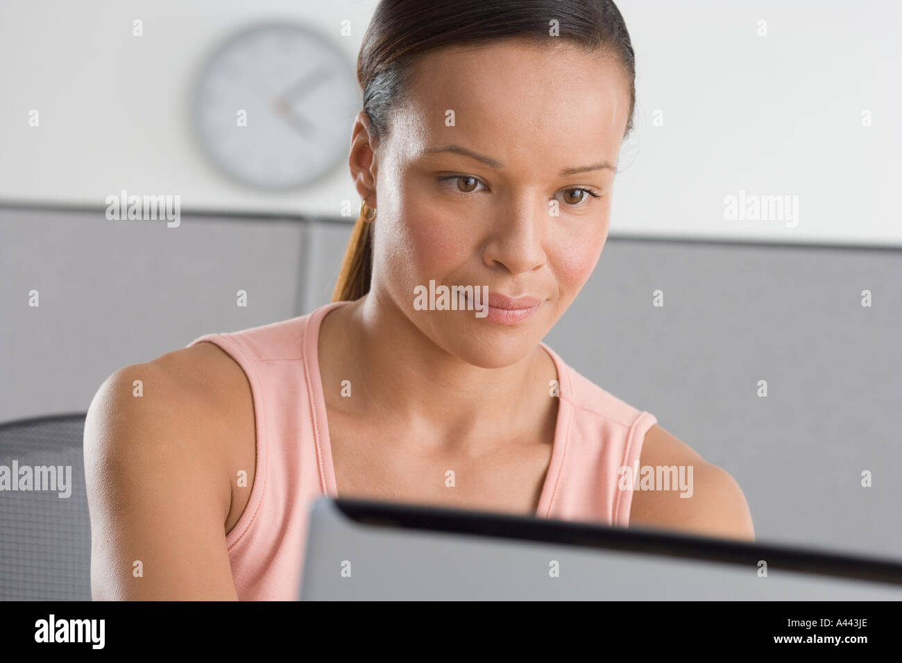 Computer face serious woman hi-res stock photography and images - Alamy
