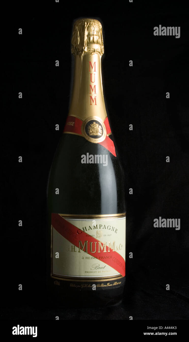 Mumm champagne hi-res stock photography and images - Alamy