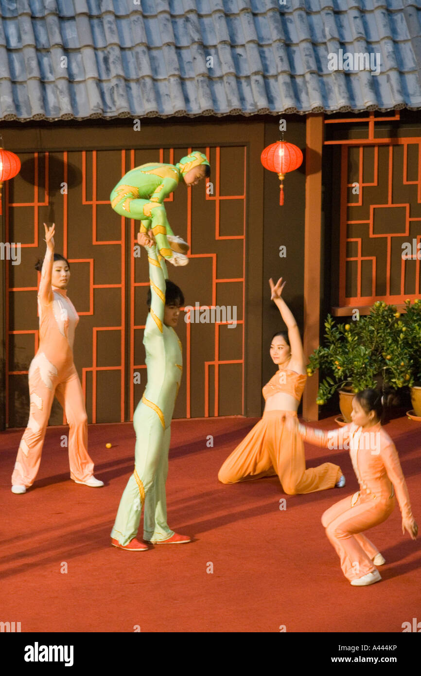 Contortionist child hi-res stock photography and images - Alamy