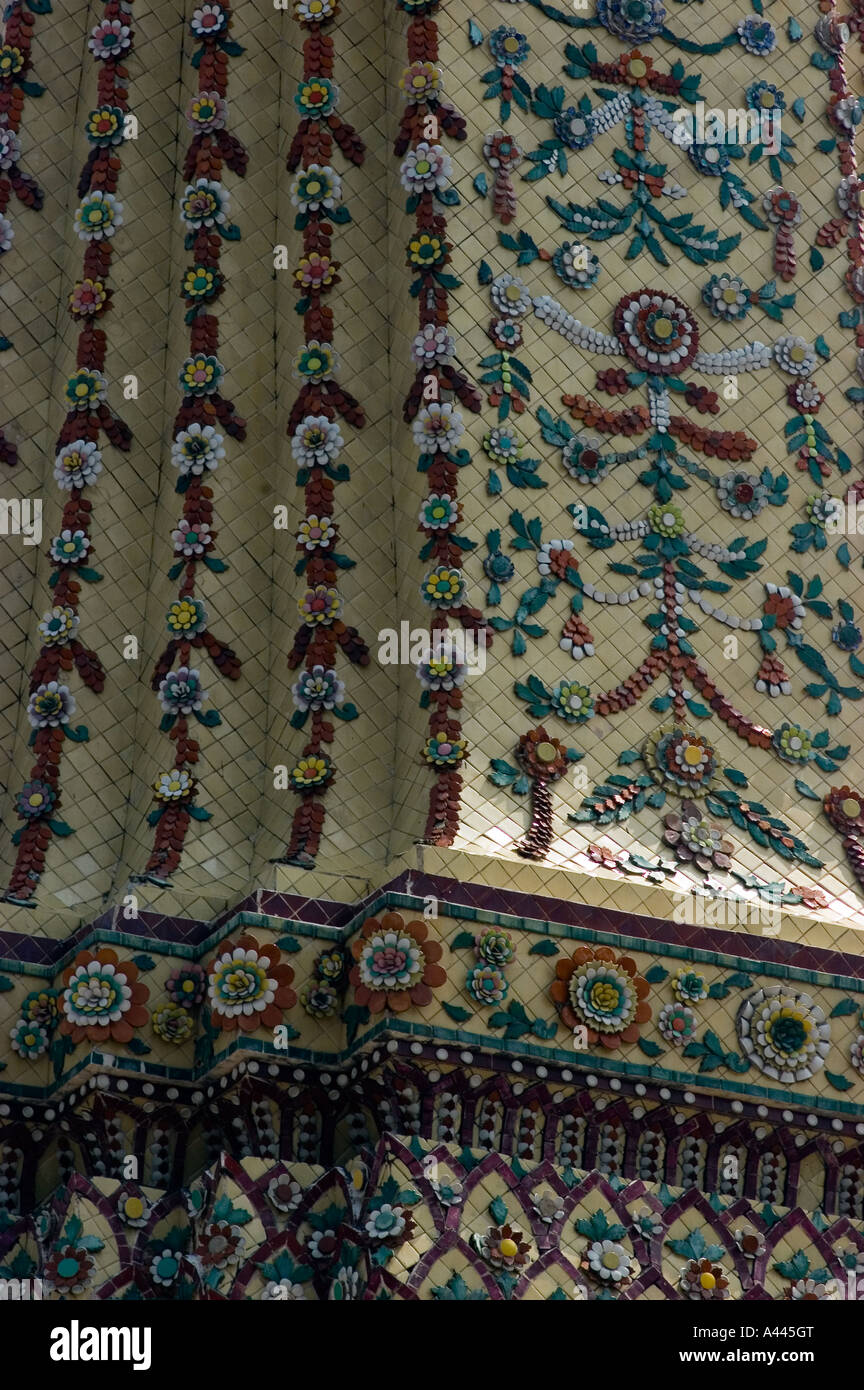 Orante mosaic designs on Cheddis within Wat Pho Stock Photo - Alamy