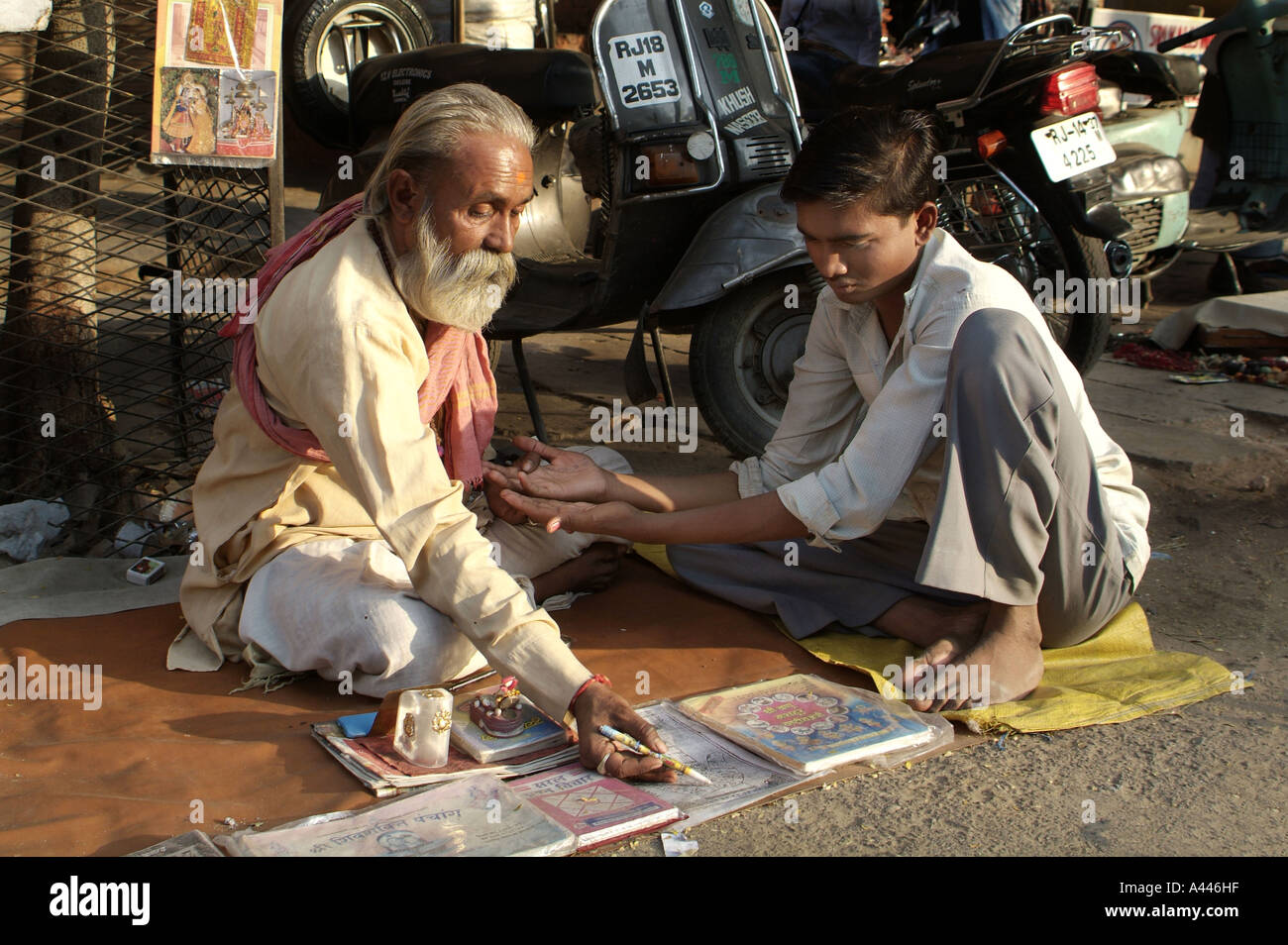 Hand palm reader palmistry hi-res stock photography and images - Alamy