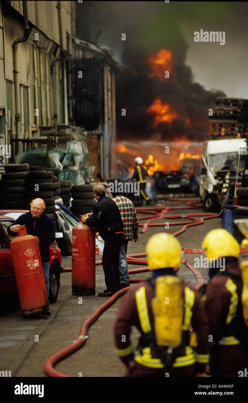 firemen Fighting a fire in a Scrapyard in Erith Kent Stock Photo - Alamy