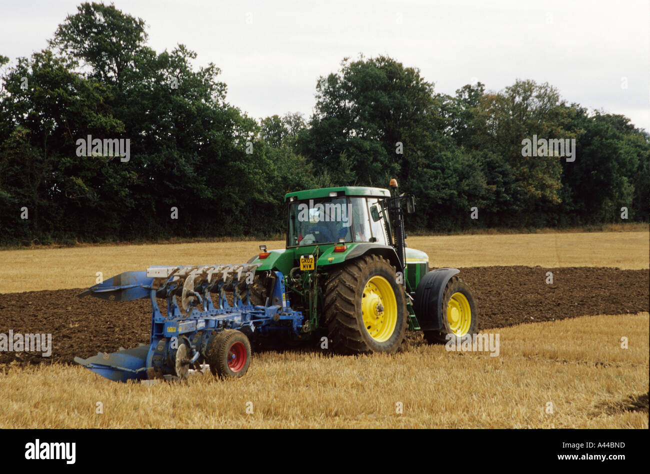 Tractor ploughing match plough uk hi-res stock photography and images ...