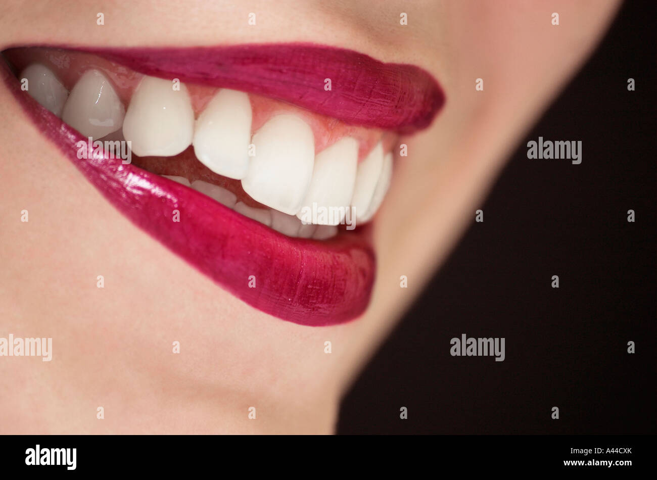 Pearly white teeth hi-res stock photography and images - Alamy