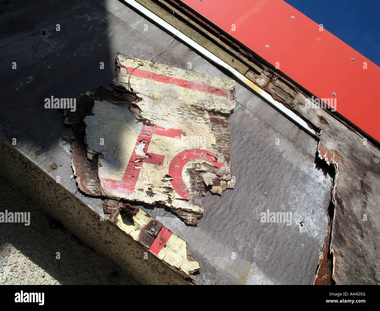 Vandalised supermarket hi-res stock photography and images - Alamy