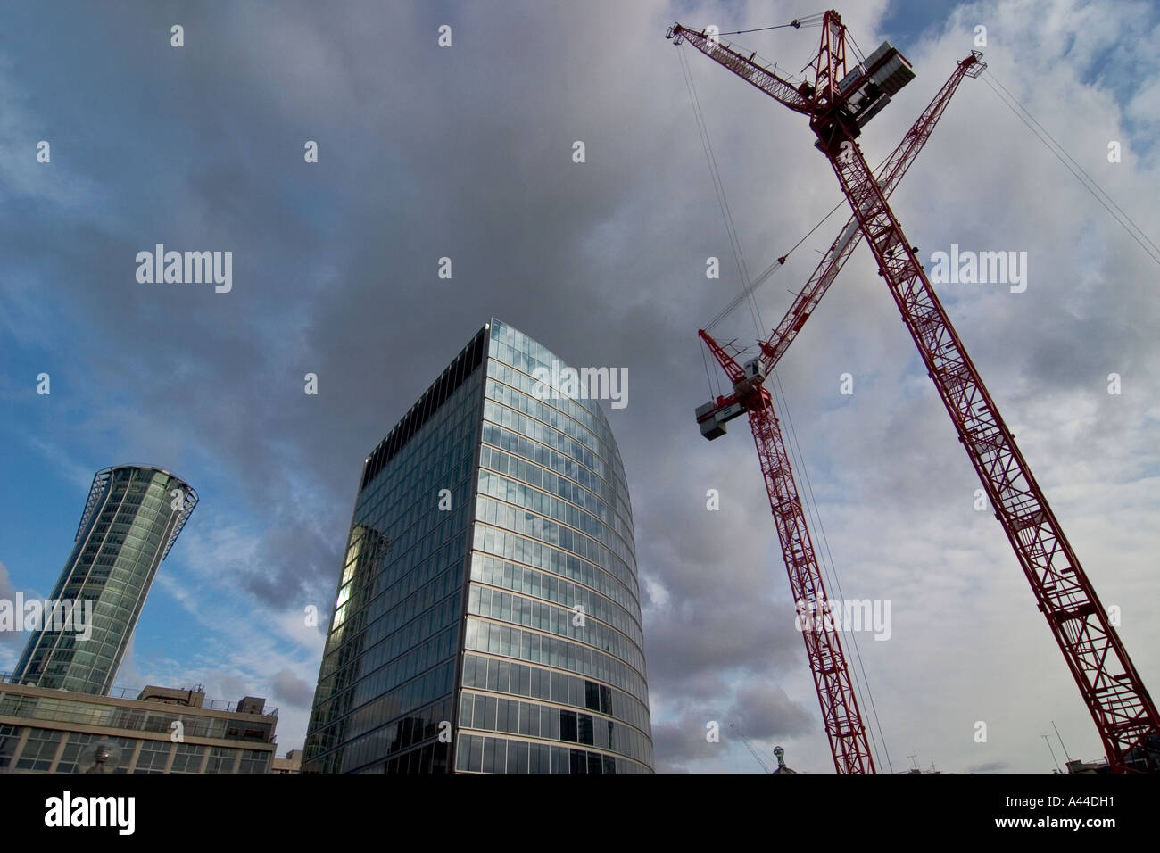 Construction site on London Wall near Moorgate with Citypoint, left ...